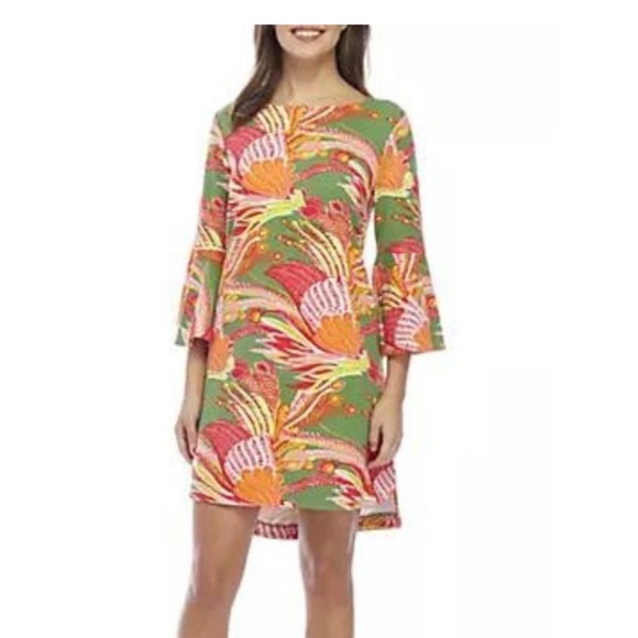 crown & ivy | Dresses | Crown And Ivy Bell Sleeve Dress | Poshmark